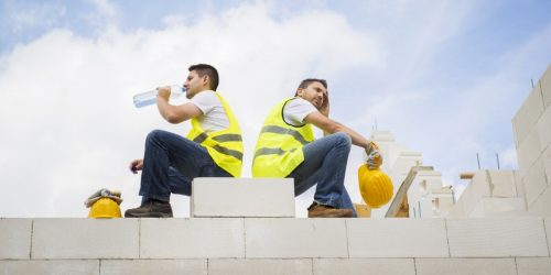 Best Cooling Gear Options for Construction Workers
