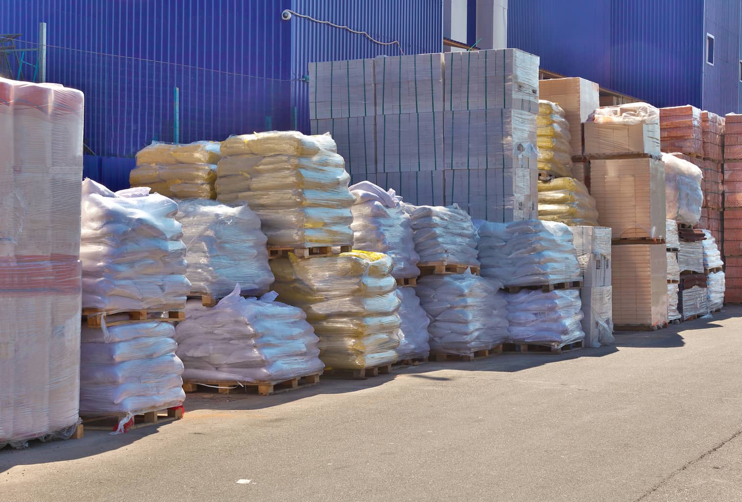 8 Unsustainable Building Materials Still Being Used - BuilderSpace